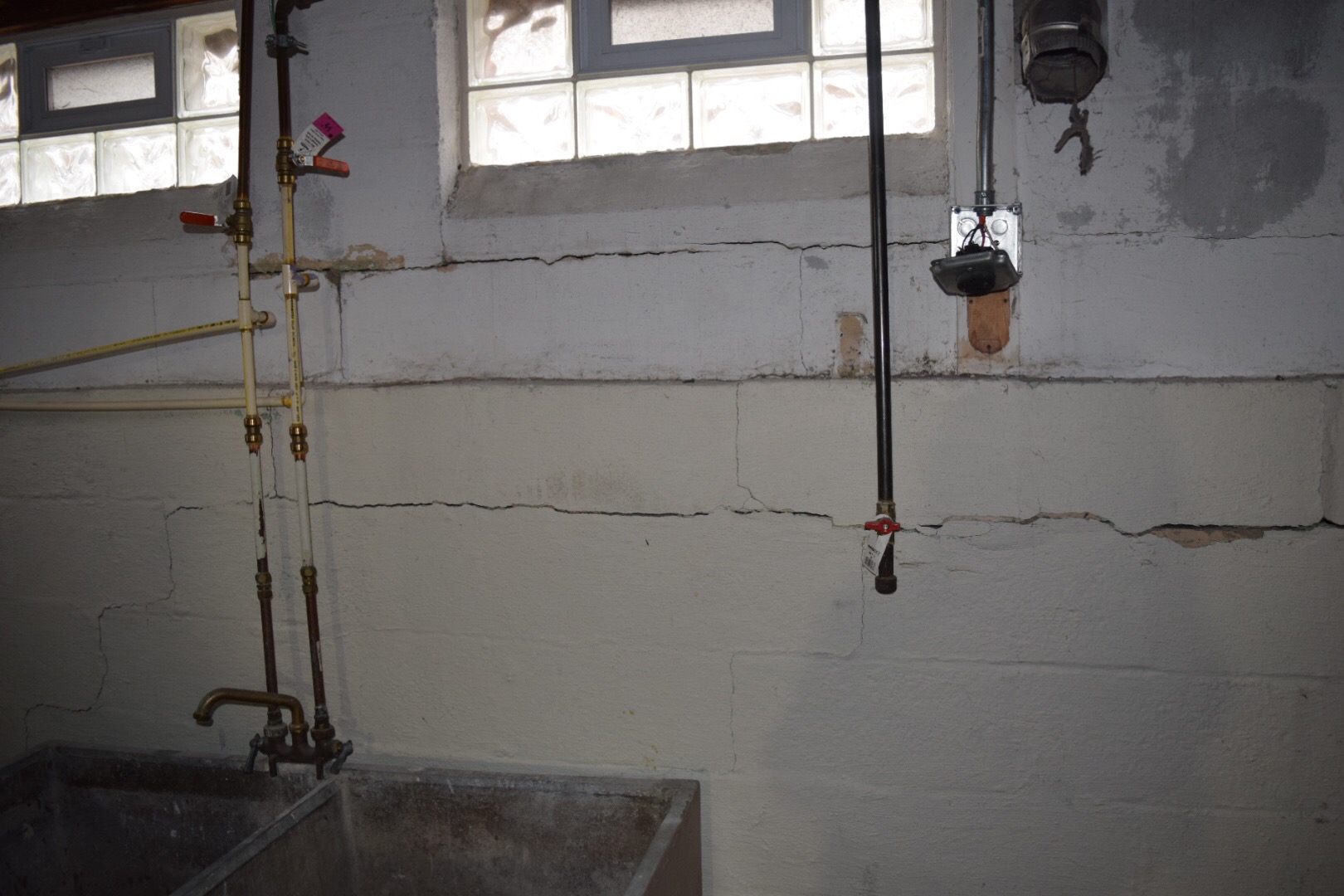 Signs of a Bad Foundation - Pioneer Basement Solutions